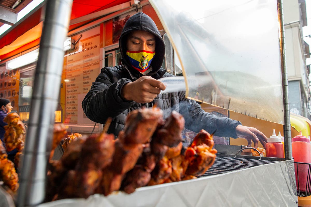Inmigrantes hispanos en EE.UU. luchan para sobrevivir la pandemia de ...