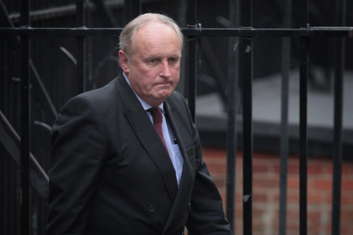 Paul Dacre regresa a Daily Mail como editor en jefe a menos de tres ...