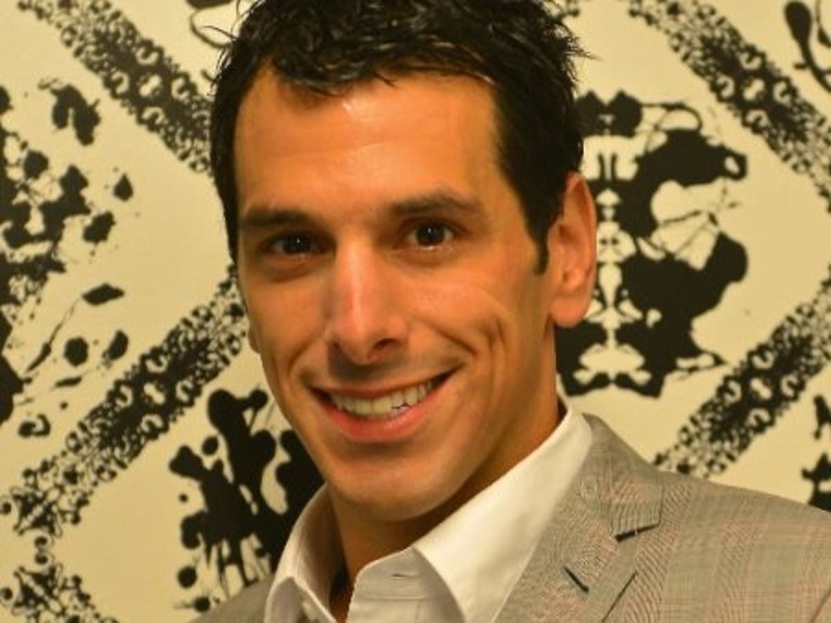 CEO de Monkey Rum, Ian Crystal, muere intentando dar una voltereta ...