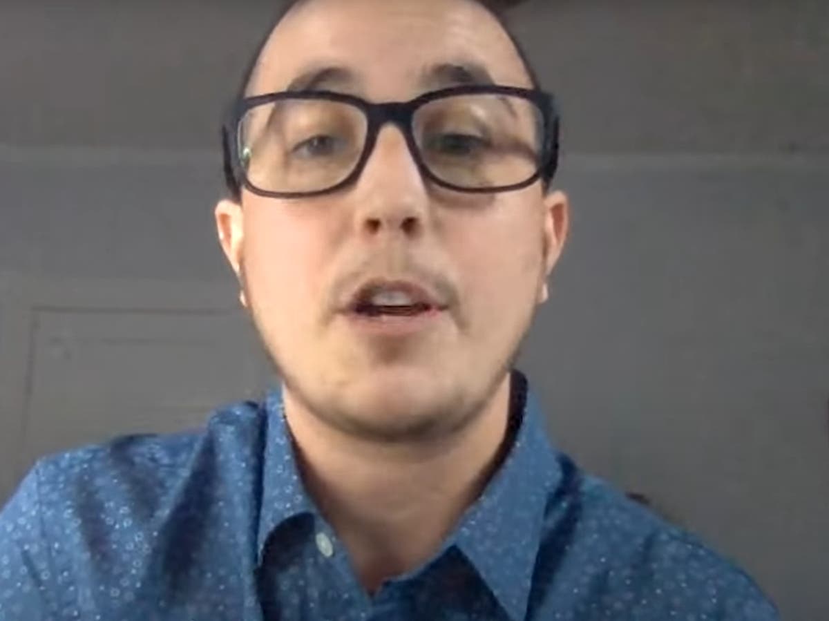 Suspenden a profesor universitario tras decir que pedófilos deberían ...