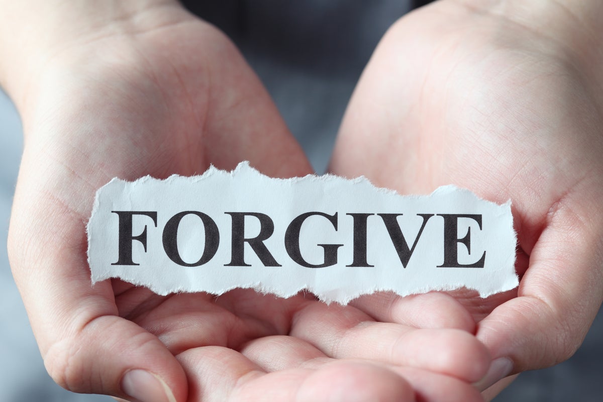 Opinión: No le debes “perdón tóxico” a las personas | Karin Crompton | Independent Español