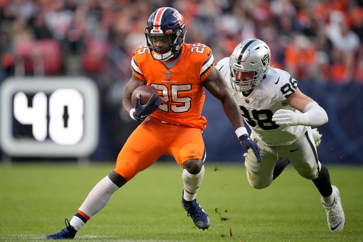 Broncos despiden a Gordon tras otro costoso balón suelto | Independent ...