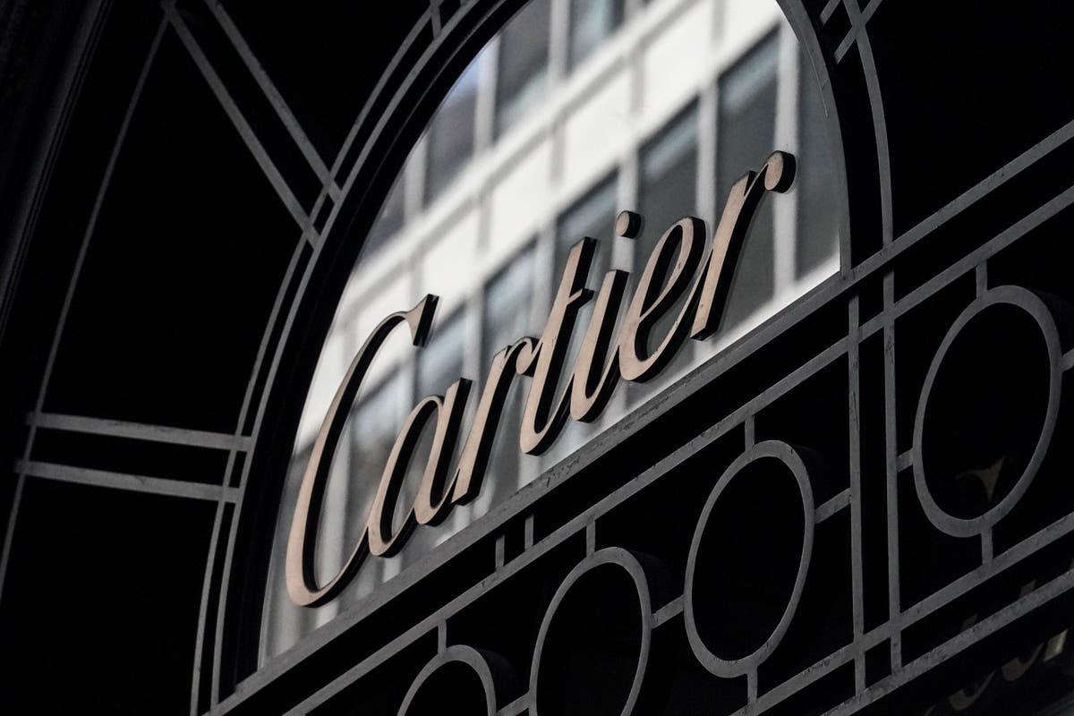 Así es como un mexicano logró comprar unos aretes Cartier por 237 pesos ...