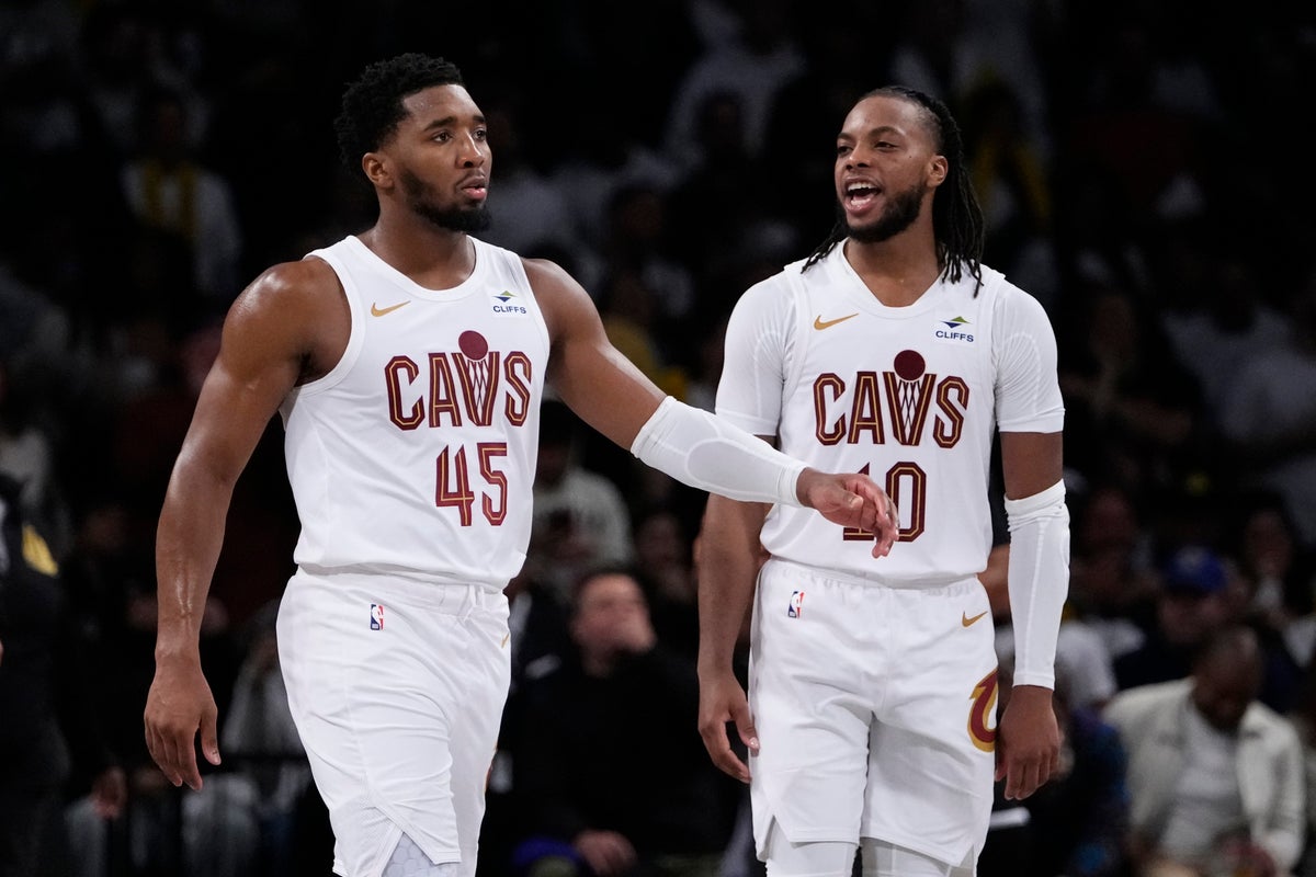 Mitchell consigue 27 puntos; Cavs superan 114-113 a Nets al iniciar ...