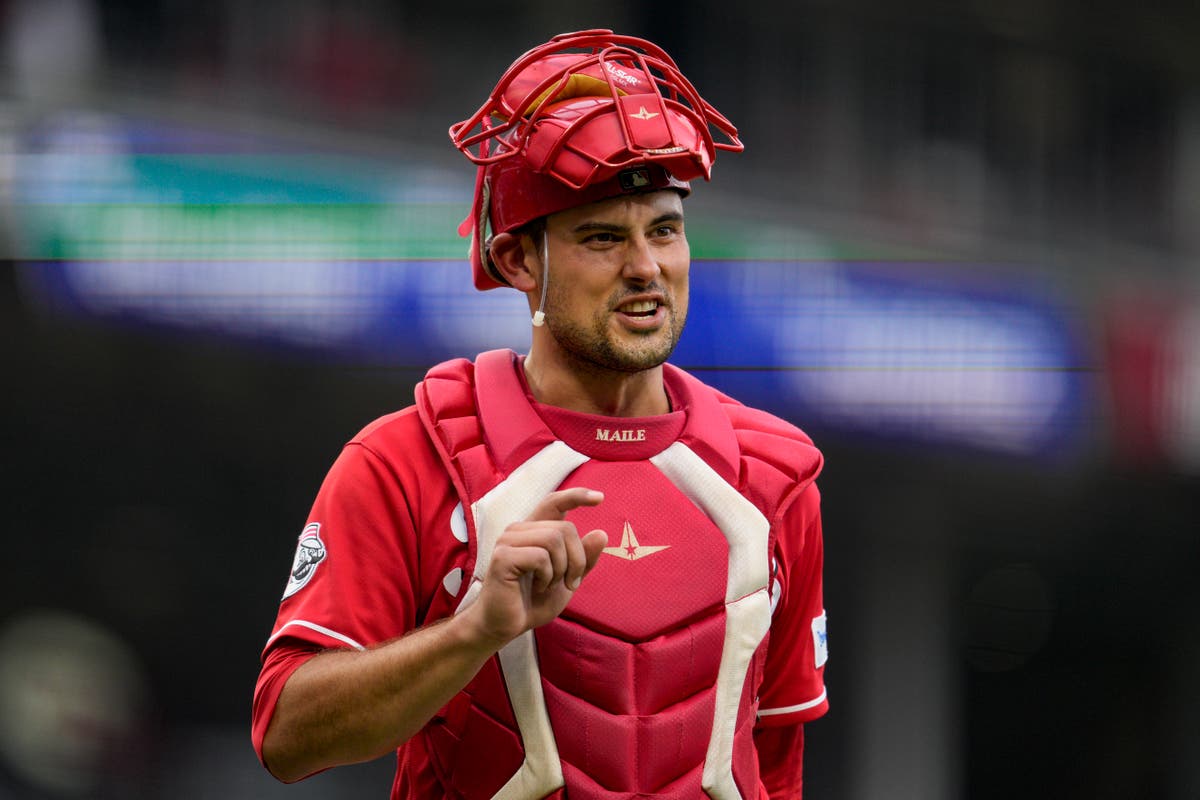 Luke Maile tiene garantizados 3,5 millones de contrato con los Rojos de ...