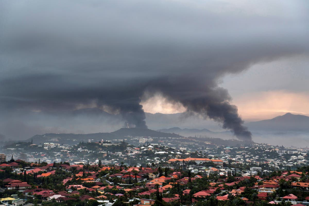 Suben a seis los muertos por los disturbios en el territorio francés de ...