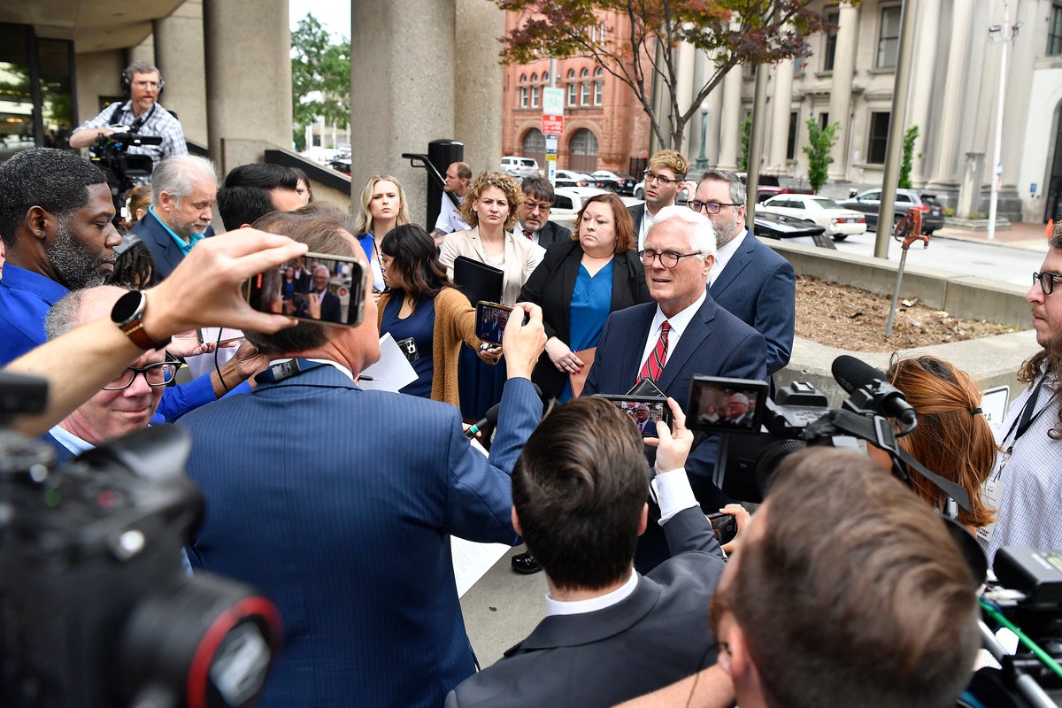 Policía que arrestó a Scheffler critica a abogado pero dice no tener ...