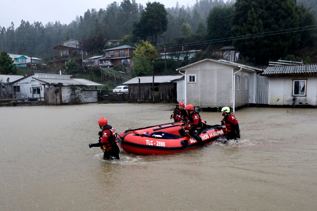 Las lluvias no dan tregua en Chile y un tornado arrasa con al menos 11 ...