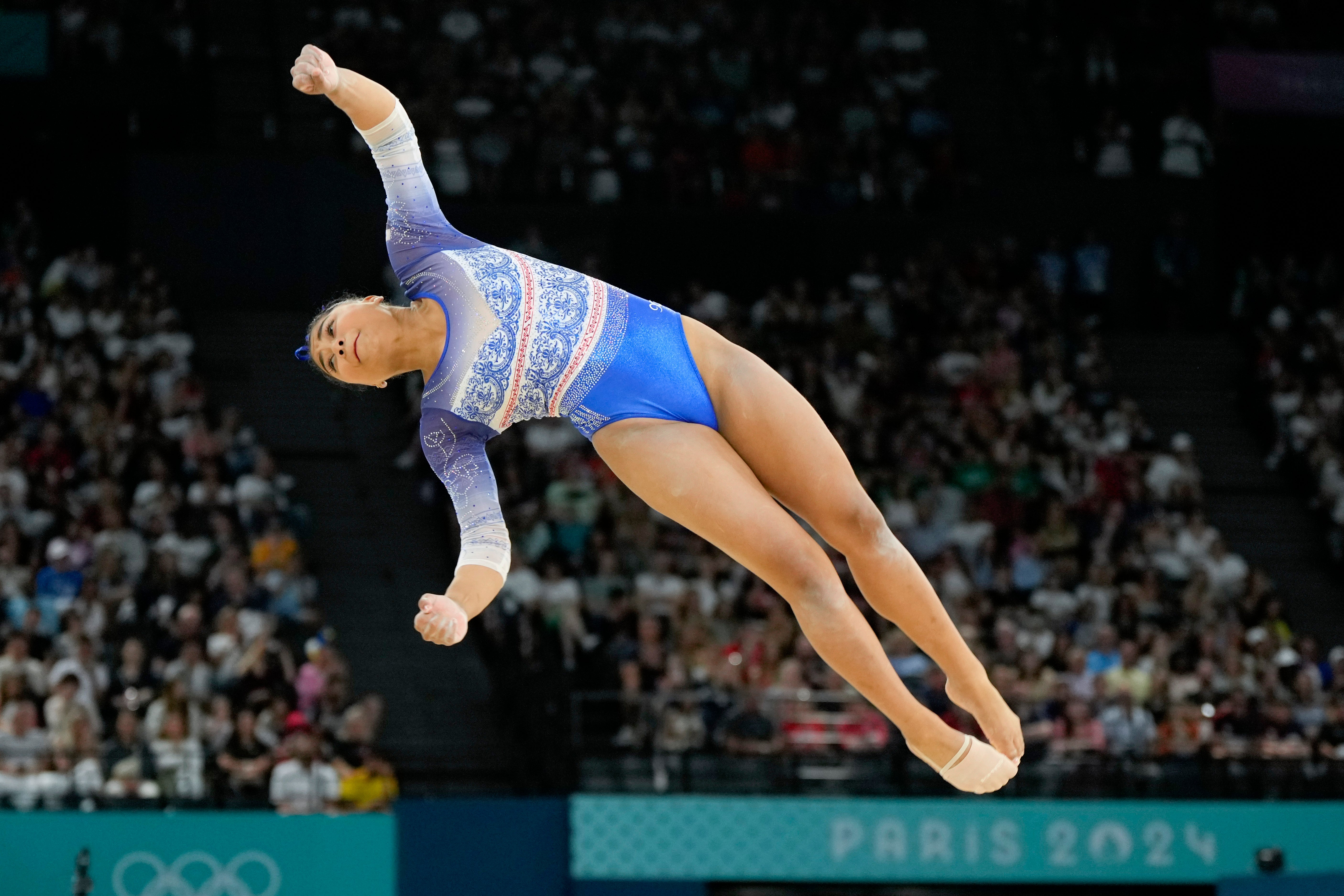 La panameña Hillary Heron, la gimnasta que se atrevió a hacer un 'Biles' enfrente de Biles ...