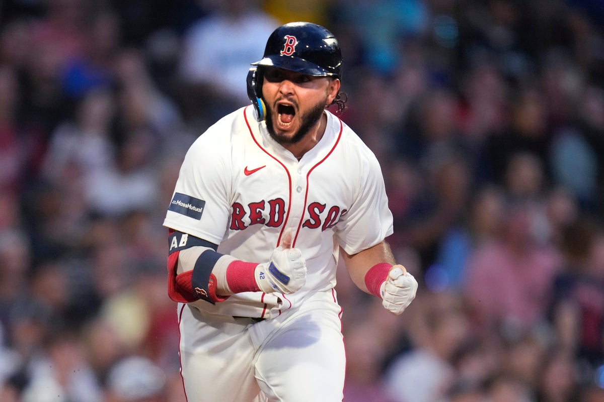 Abreu, Yoshida, Smith y González impulsan a Medias Rojas a ganar 14-7 a ...