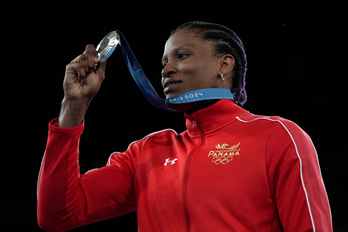 Panamá rinde homenaje a boxeadora Atheyna Bylon, primera mujer del país ...