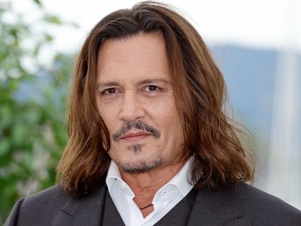 Johnny Depp muestra nueva sonrisa después de sorprender a los fans con ...