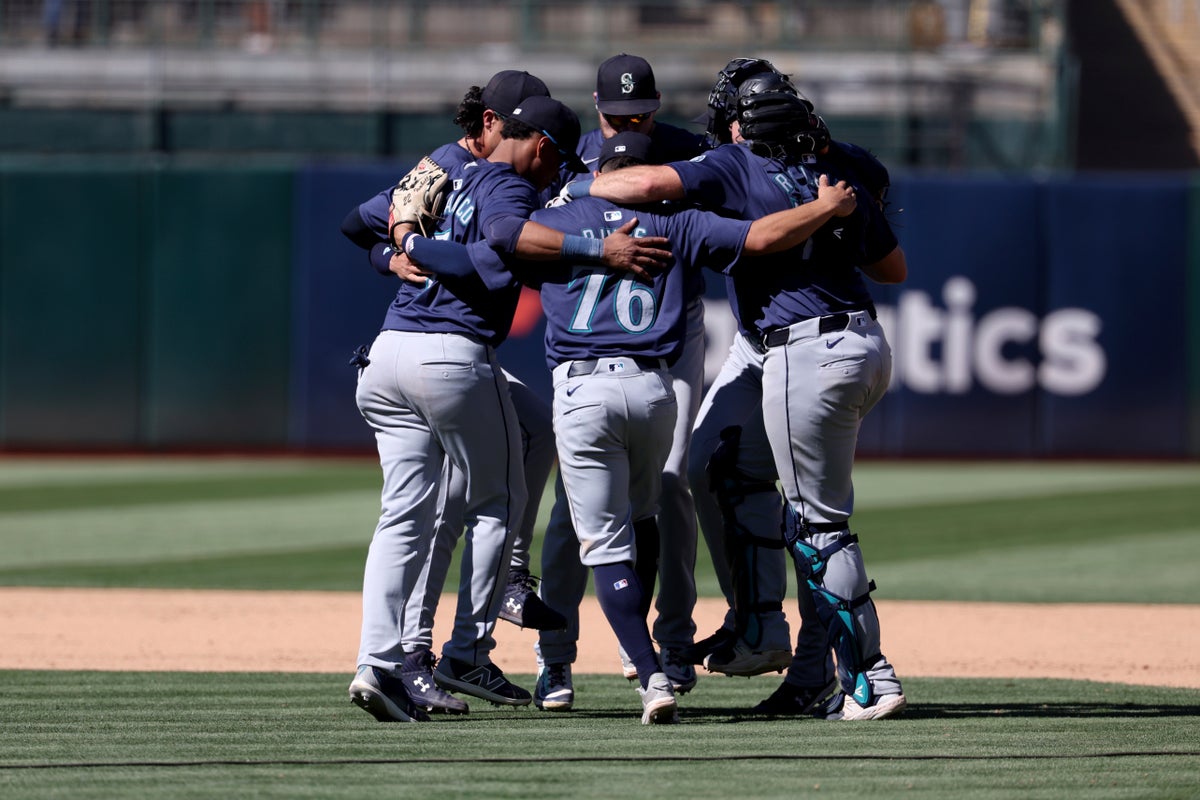 Raleigh batea jonrón y elevado de sacrificio para que Marineros venzan ...