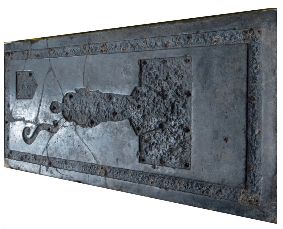 Revelan el misterio del origen de la lápida más antigua de Estados ...