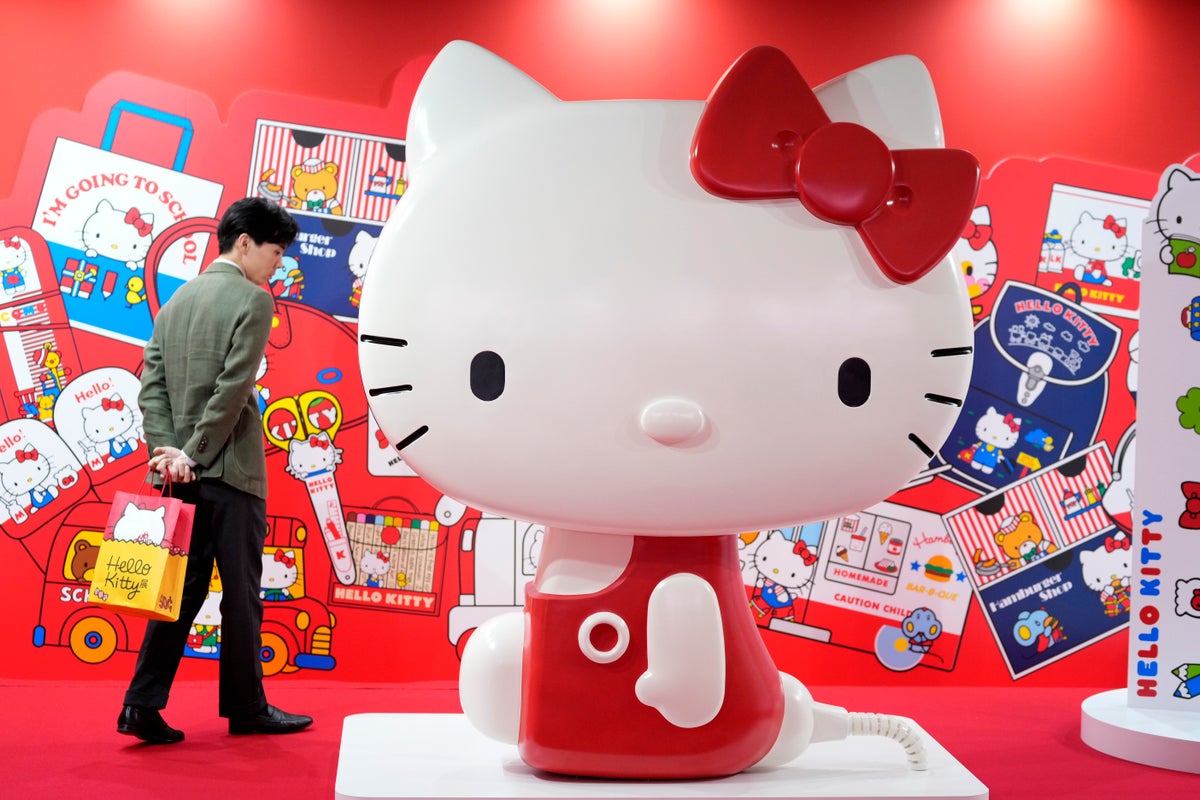 A los 50, Hello Kitty es tan "kawaii" y lucrativa como siempre ...