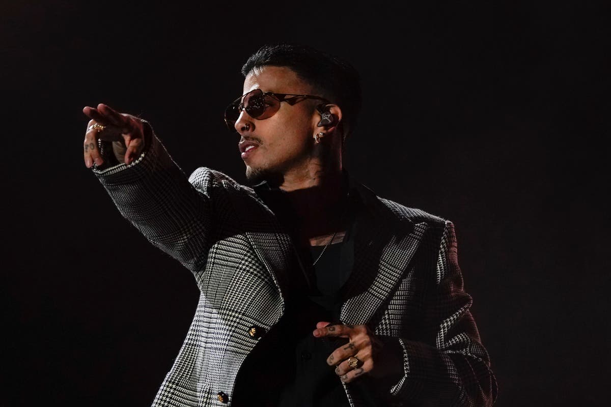 Rauw Alejandro hace bailar salsa al Flow Fest | Independent Español