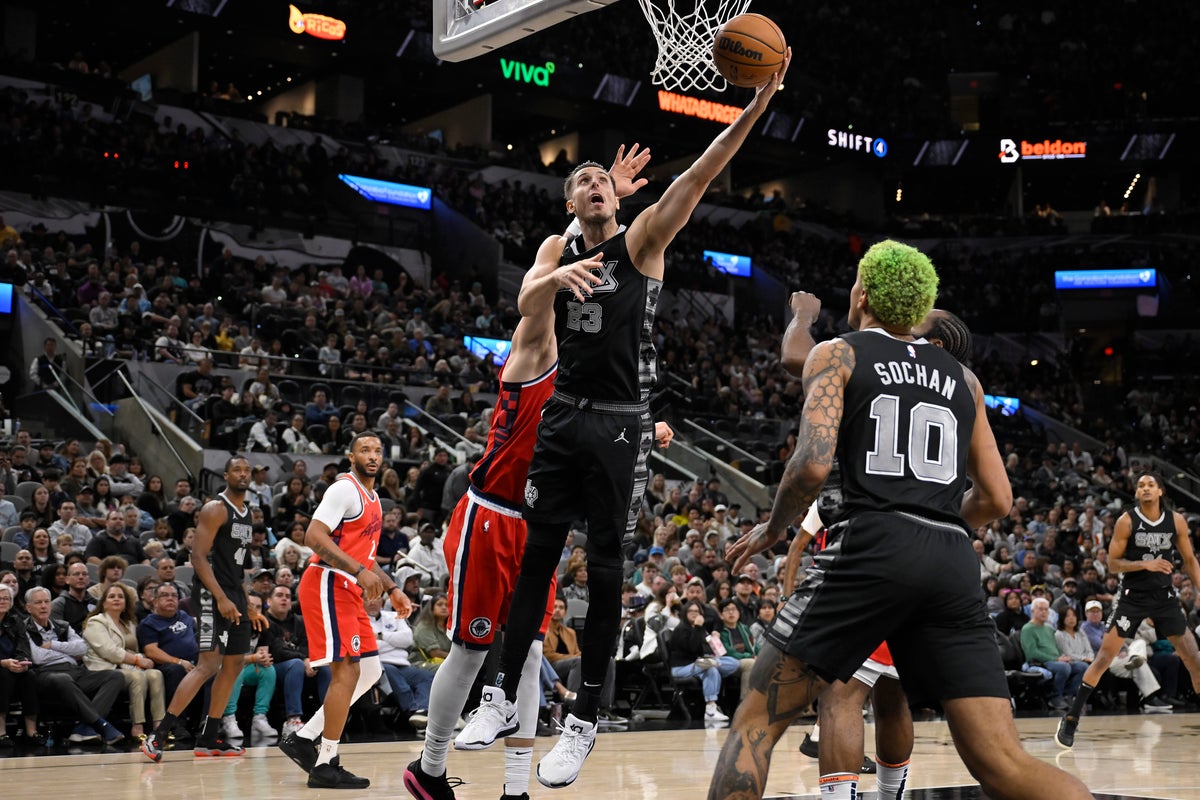 Con 27 puntos de Wembanyama los Spurs aplastan 122-86 a los Clippers ...