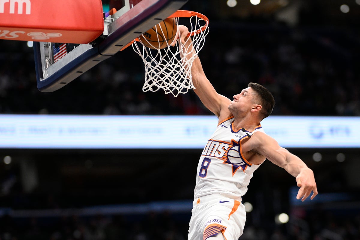 Booker consigue 37 puntos y Suns se llevan un susto pero vencen a Wizards por 130-123 ...