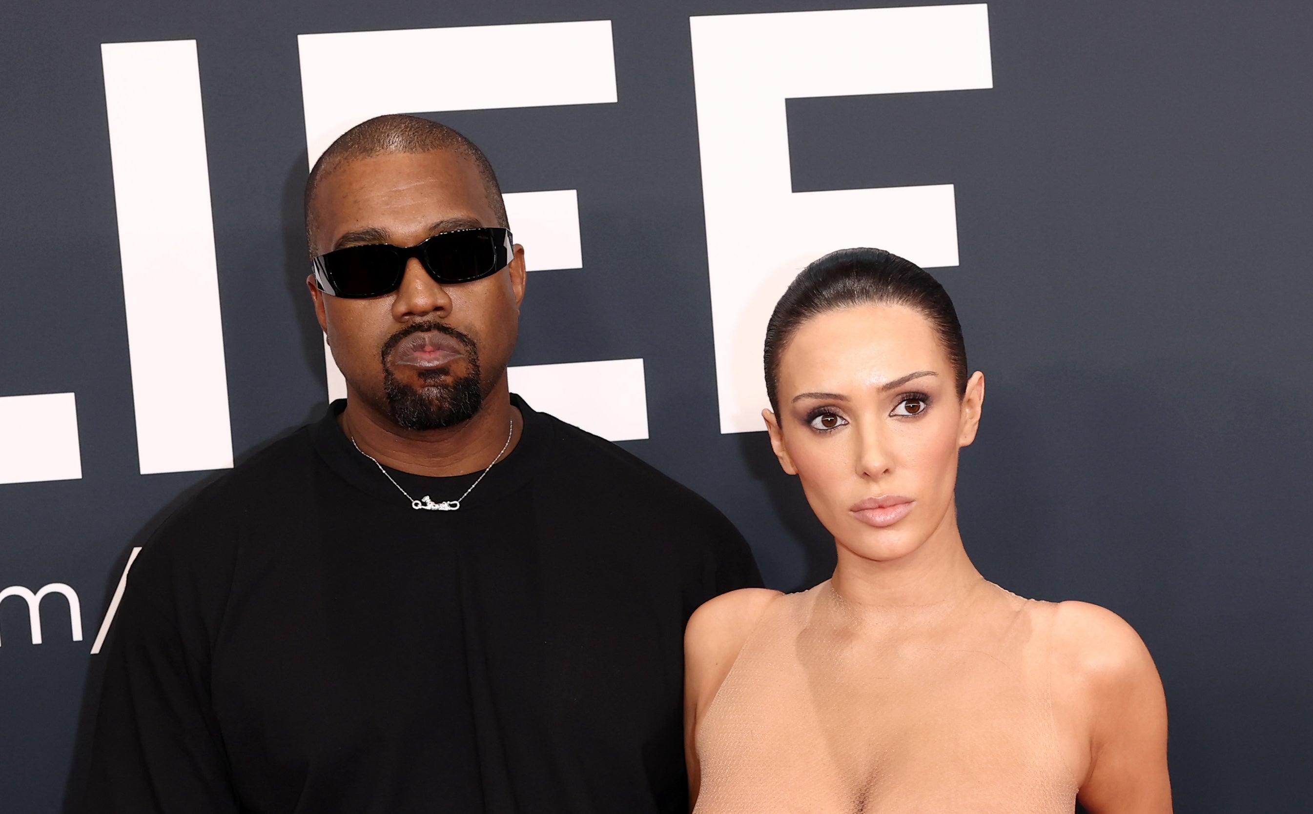 Bianca Censori, la esposa de Kanye West, evita consecuencias legales ...