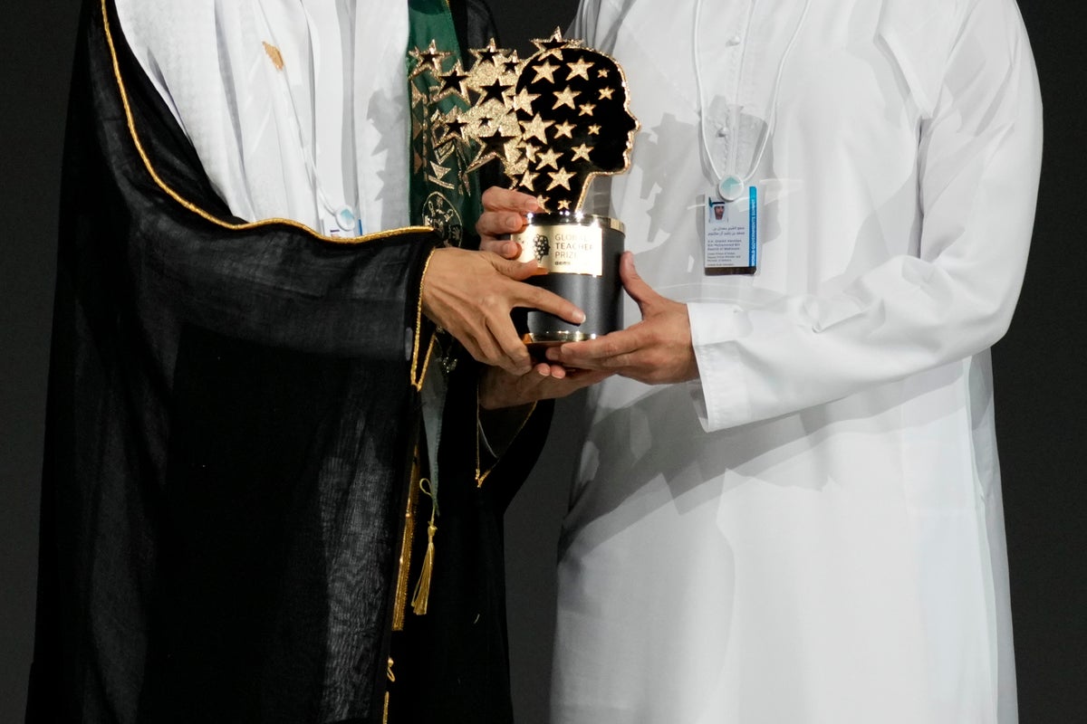 Educador saudí conocido por su labor benéfica y con presos gana el Premio Global a la Enseñanza ...