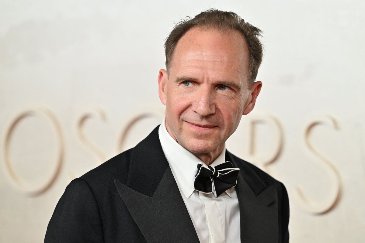 ‘The Return’: el radical cambio físico de Ralph Fiennes y su régimen ...