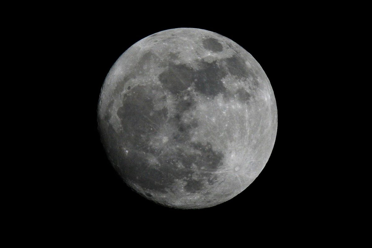 EE. UU. quiere instalar un reactor nuclear en la Luna en los próximos diez años, según el jefe ...