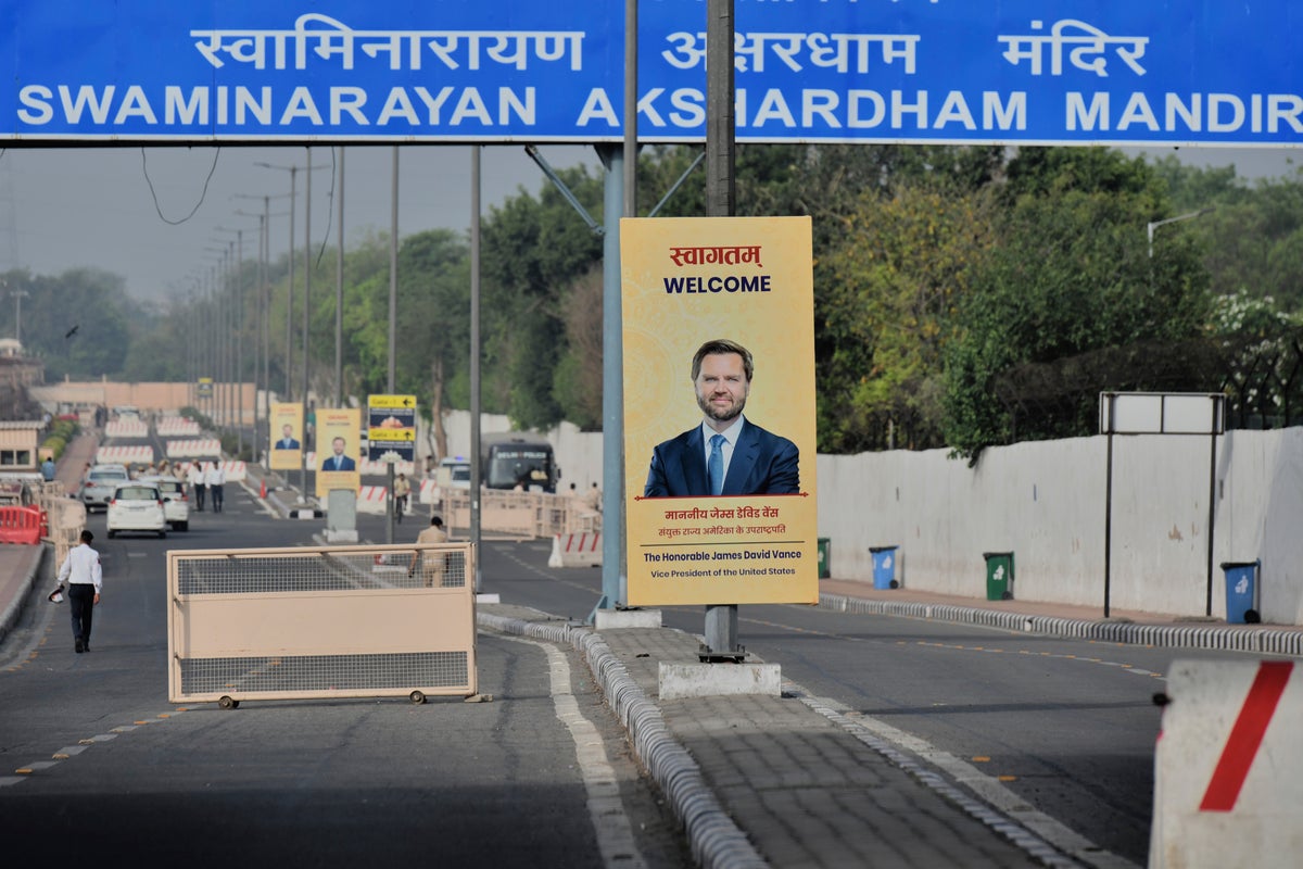 Vance llega a India para una visita con reuniones personales y ...