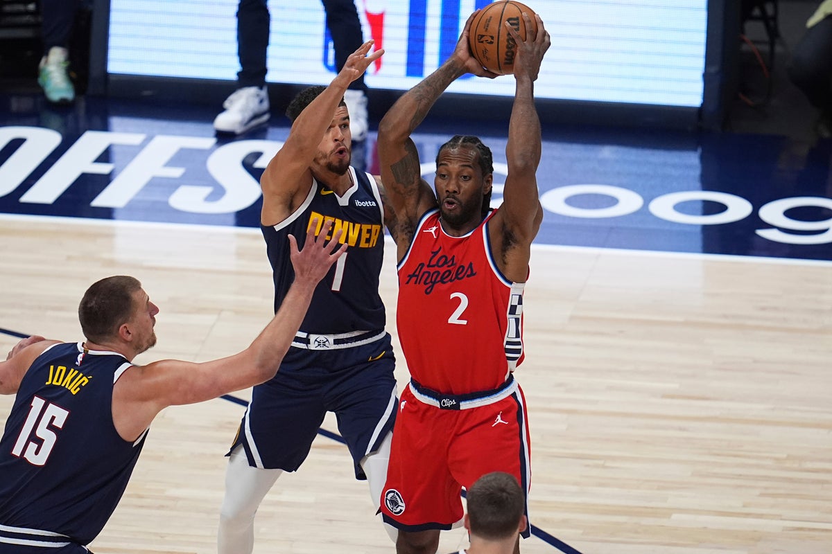 Los 39 puntos de Leonard llevan a Clippers a una victoria 105-102 sobre ...
