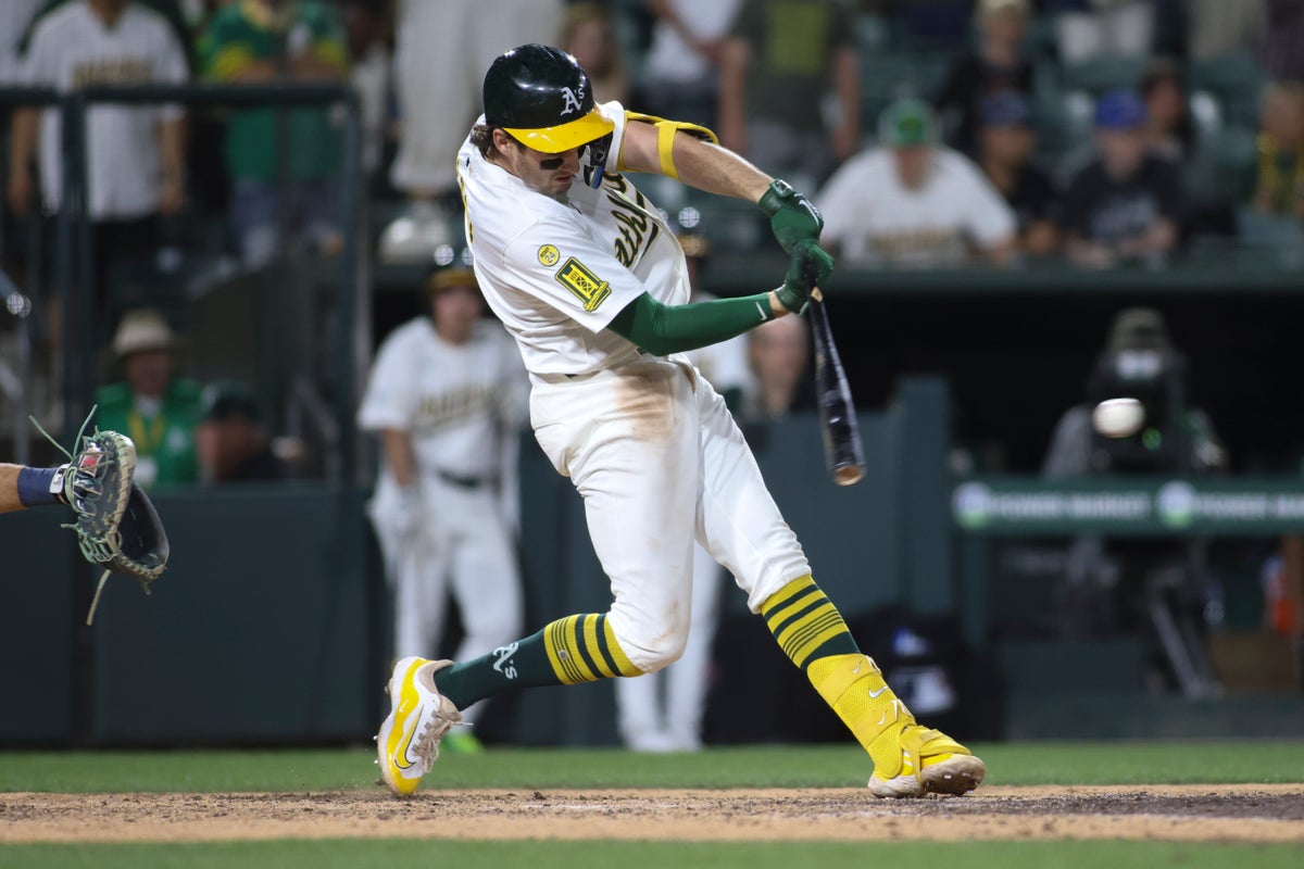 Wilson brilla de nuevo y los Atléticos superan 7-6 a los Marineros en ...