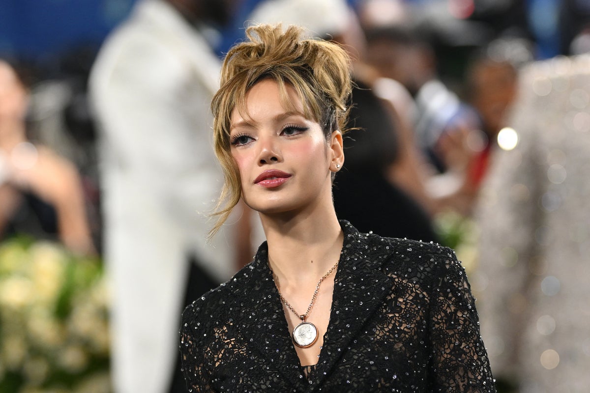 Met Gala: ¿Lisa Manobal, estrella de ‘The White Lotus’, llevaba un ...