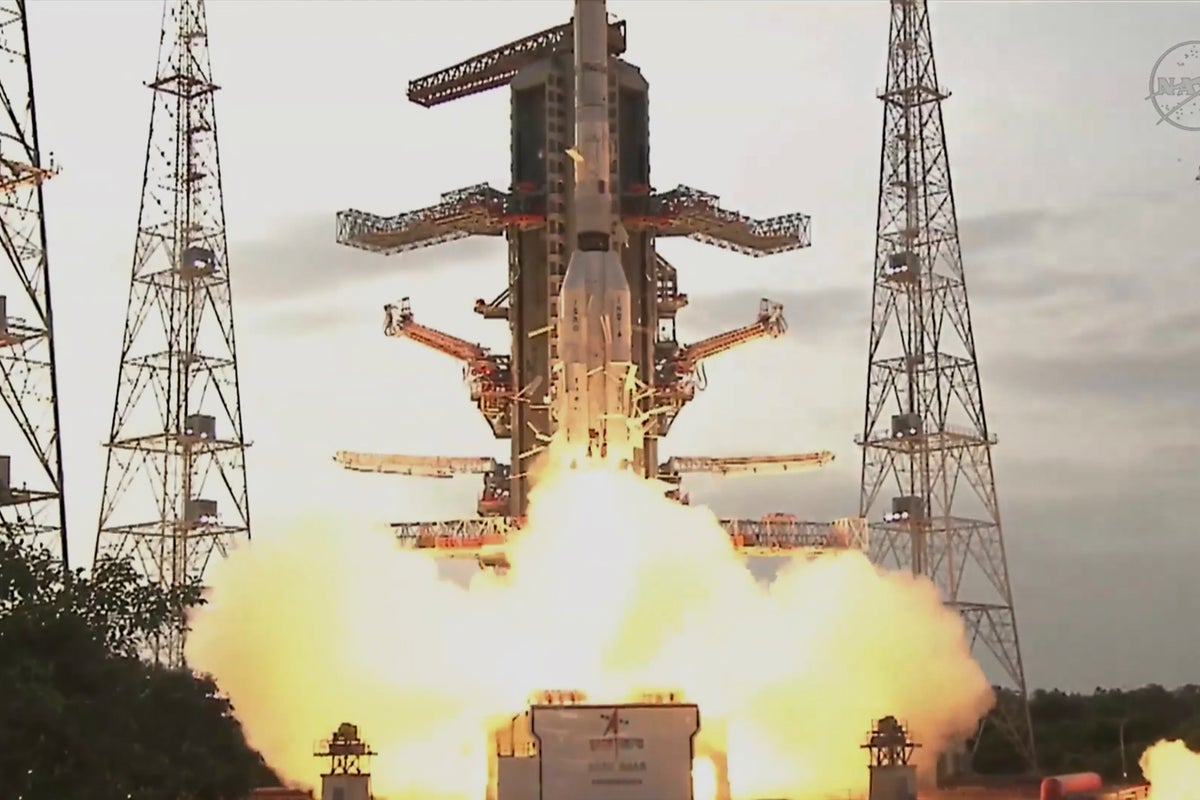 La NASA e India lanzan satélite para rastrear cambios en la superficie ...