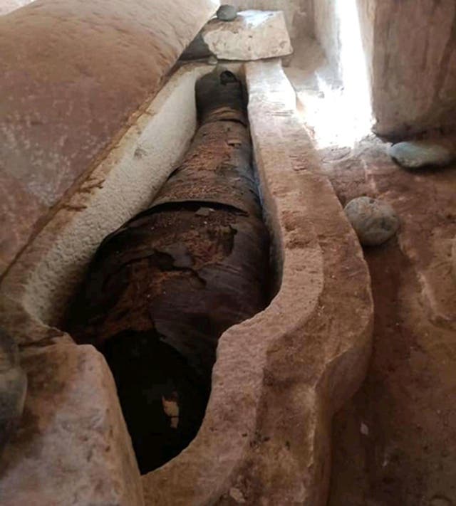 Arqueólogos quedan atónitos al encontrar una copia de la ‘Ilíada’ de ...